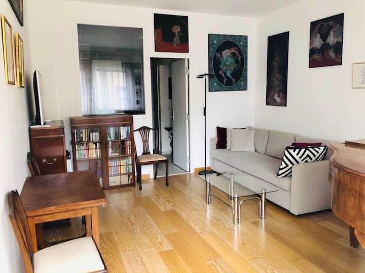Appartement D'artiste, 2 Pièces - Paris 16e Arrondissement