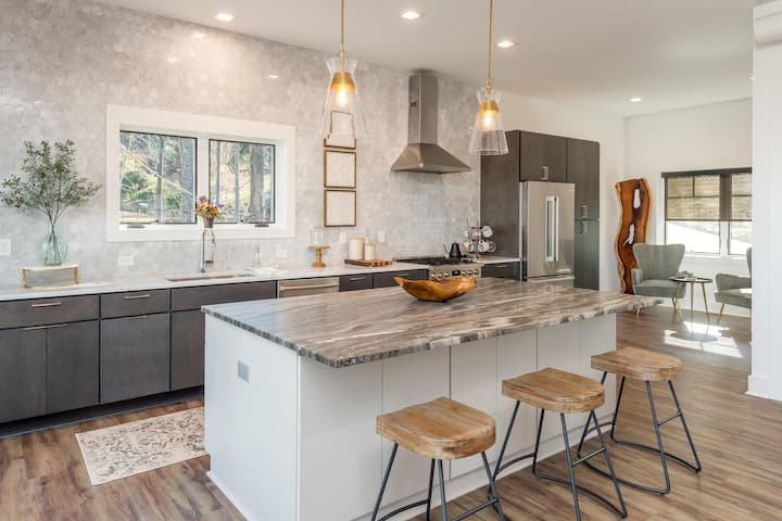 Fabulous! Ultra Modern, Close To Dt Hendo W/ Views - Hendersonville, NC