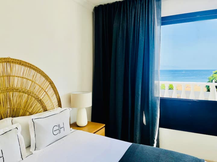 Canaryislandshost L Frontline - Puerto del Carmen