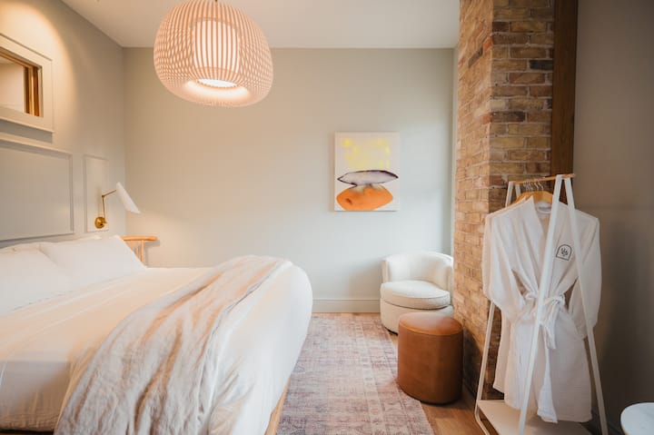 Standard King Near Lake Superior - Bayfield, WI