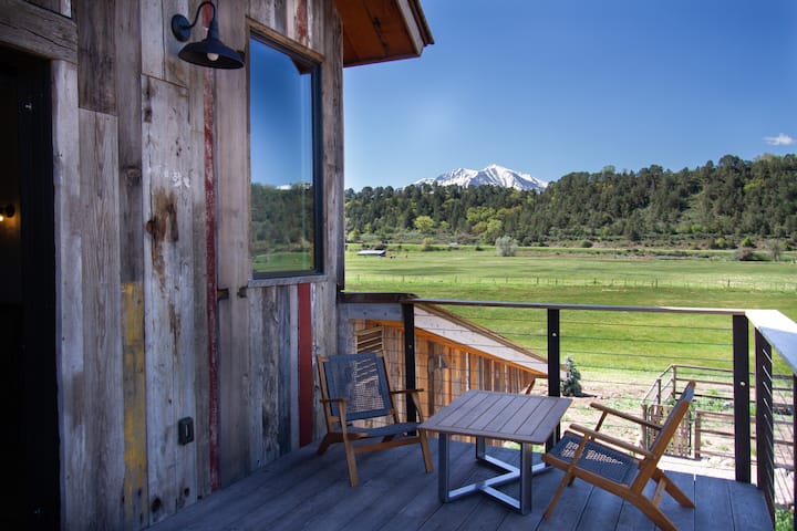 Modern Farmhouse Getaway | Hot Tub & Nature - Carbondale, CO