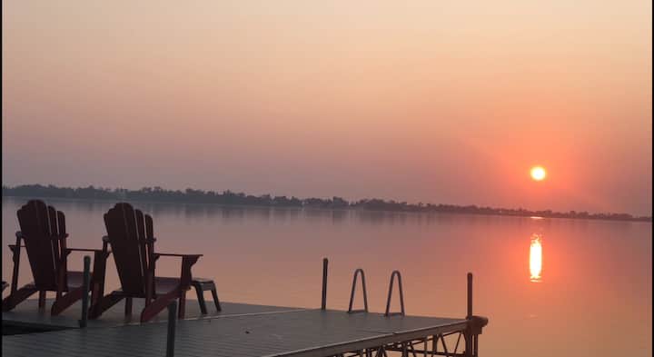 Sunset Escape On Westlake - Main Suite - Sand Banks