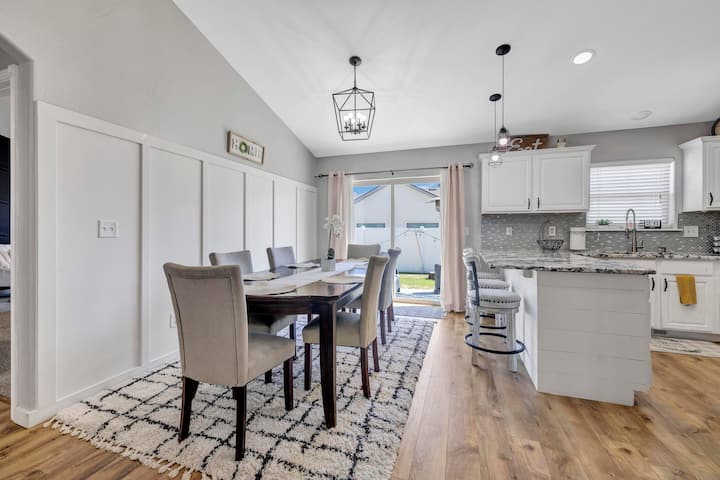 Beautiful 4 Bed 2.5 Bath Home Tf - Twin Falls, ID