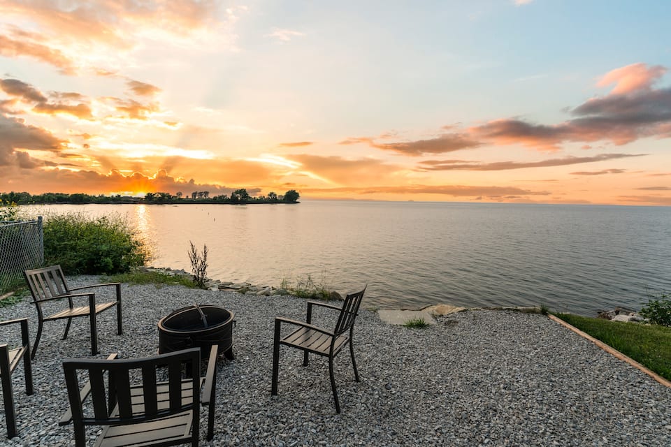 Lake Erie Vacation Rentals & Homes | Airbnb