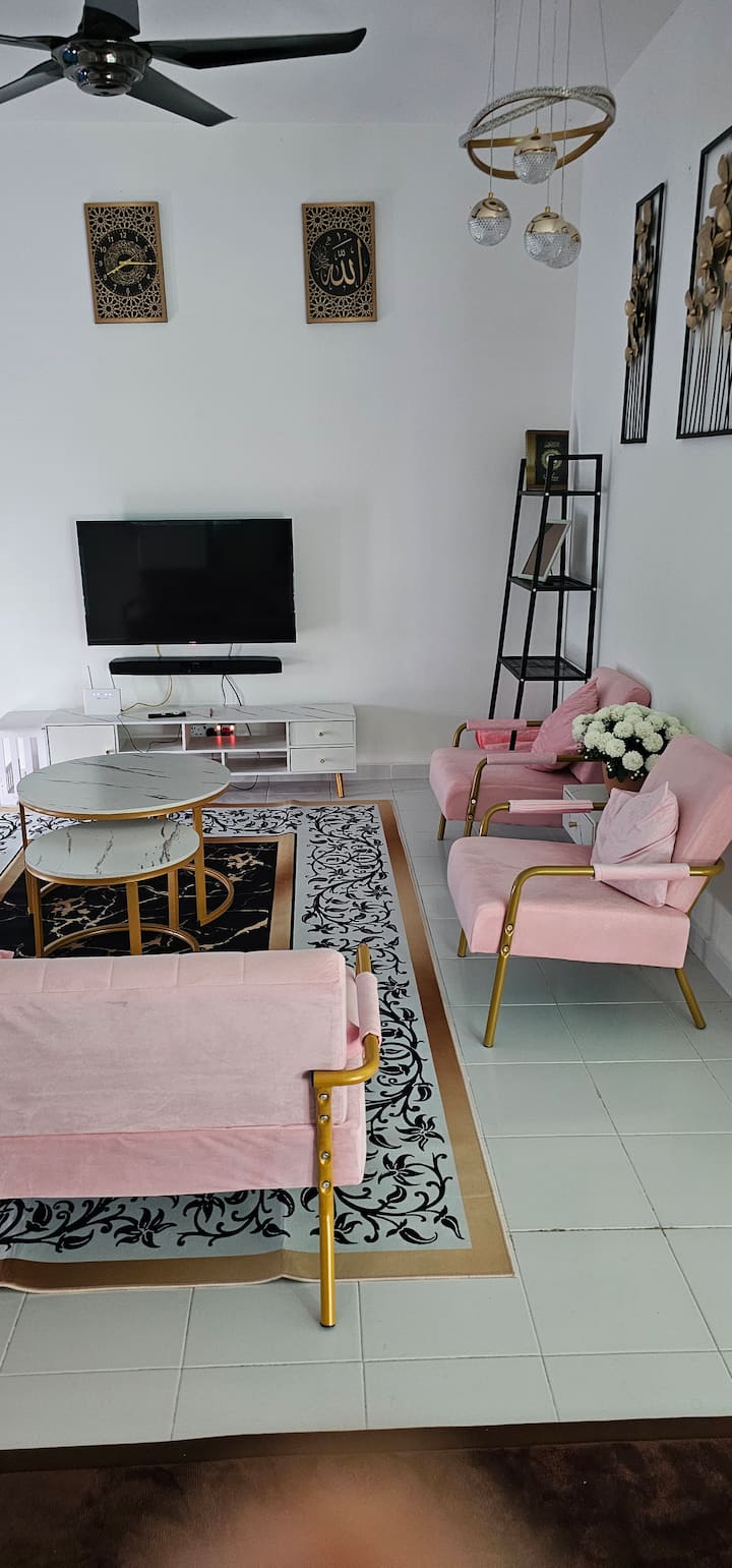 Welcome Home To Our Guests - Gambang