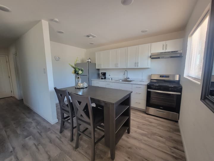 Deluxe Apartment #A - Yuma, AZ