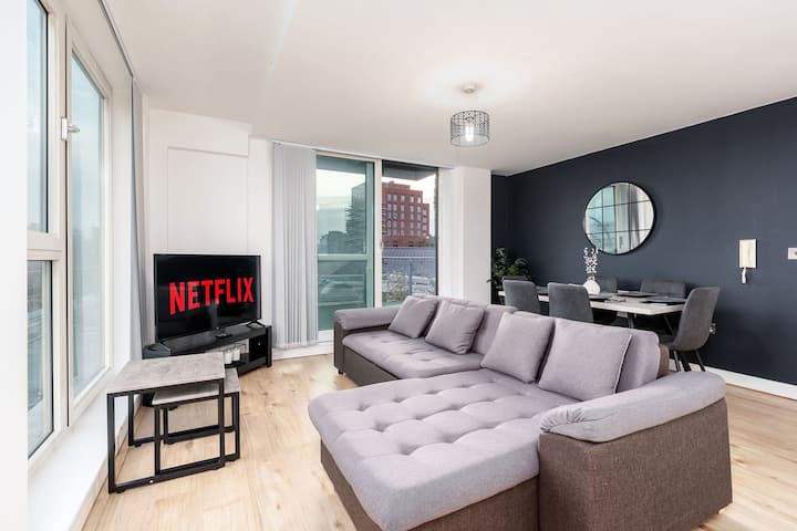 Pent House | Roof Top Balcony | City Centre Apt. - Sheffield