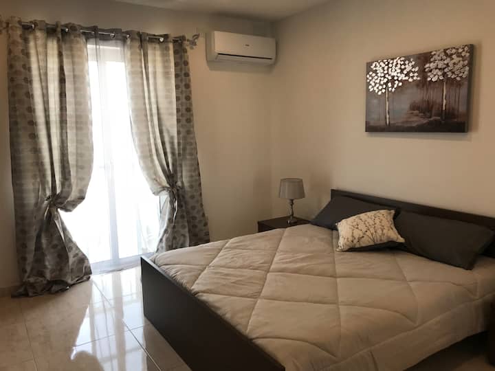 Apartment In Luqa - Malta