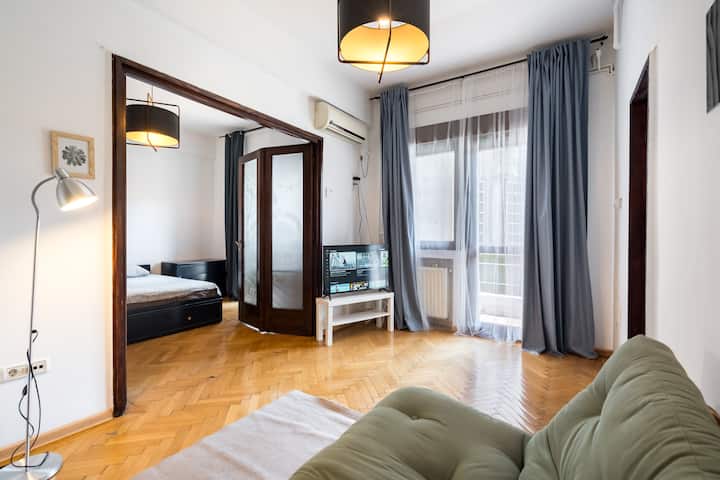 Sleek Comfort - Blend Of Style And Location - Bucharest