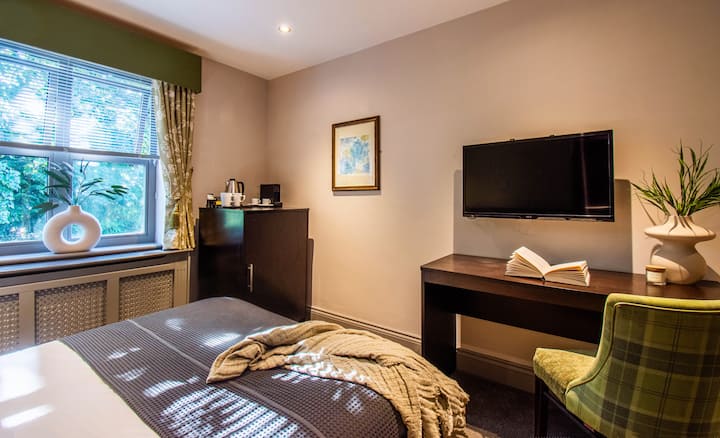 Stylish Ensuite: Gym Pass, Self-catering Fast Wifi - Yeovil