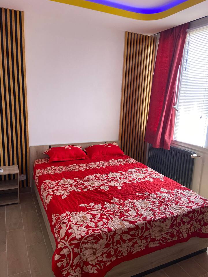 Chambre N°5 (1-2 Pers) + Sdb - Puy-l'Évêque