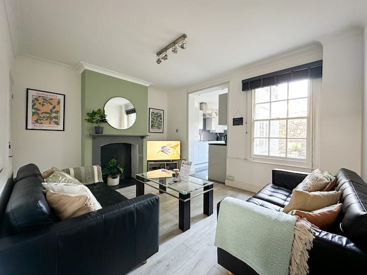 Spacious 3-bed Townhouse In Centre Of Canterbury - Canterbury