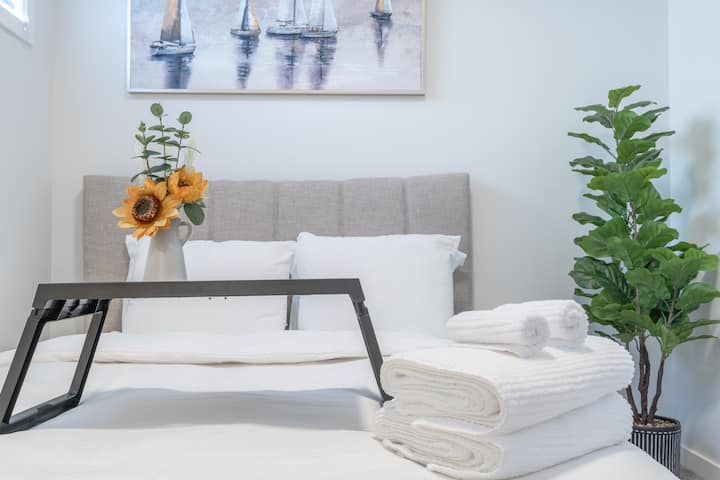 Stylish Getaway By Ymca And South Health Hospital - Calgary