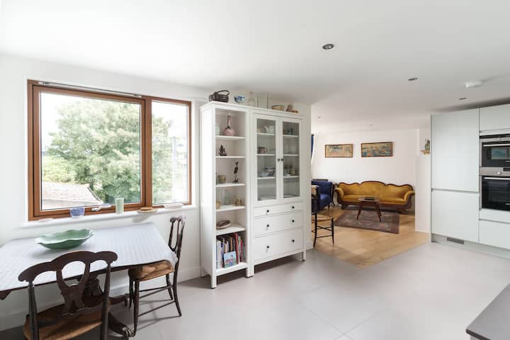 Trevow - Modern Apartment, Parking, Close To Sea - Penzance