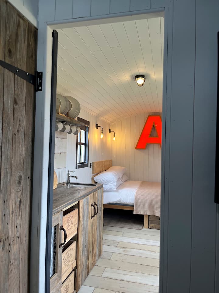 Shepherds Huts-the Aubrey
Nr Bicester Village - Bicester