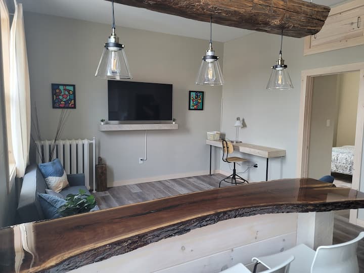 Modern Century Suite - North Bay