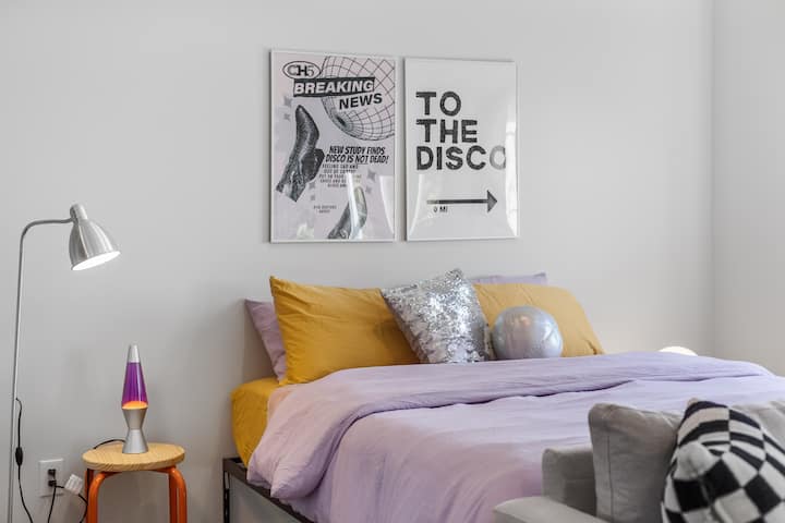 Disco Studio In Little Bohemia - Horseshoe Council Bluffs