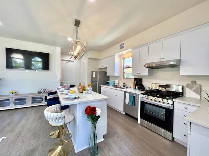 Trending 3b3b Big Townhouse In Walkable Alhambra - Sierra Madre, CA