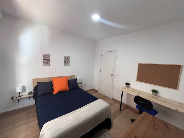 Habitación  En Piso Con Aire Acondicionado - スペイン カルタヘナ
