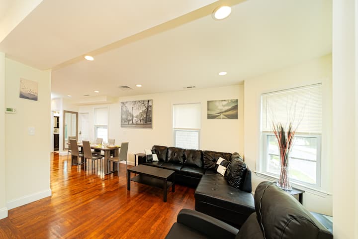 Boston 4br W/parking | Near Beach & Downtown 988 - Quincy, MA