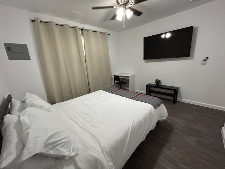 Downtown Area| 1br Entire Unit 14a| Walk|metro|car - Houston, TX