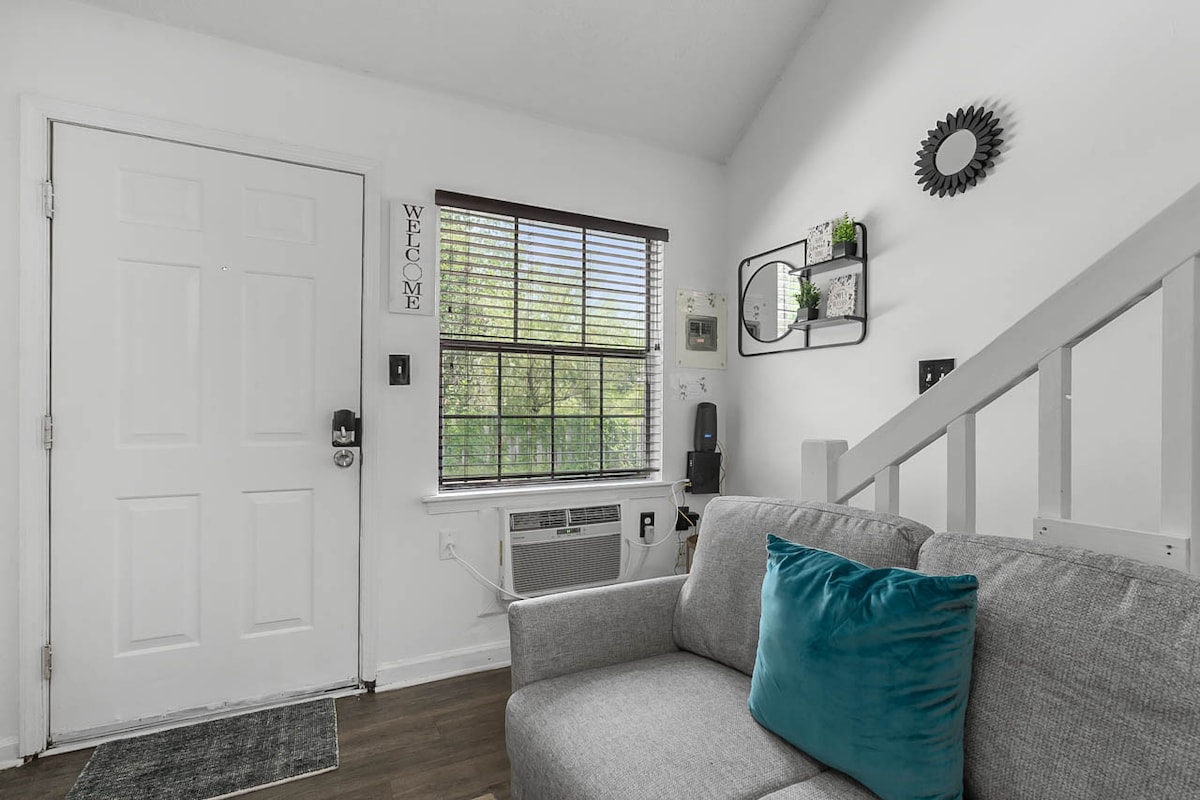 Lux Loft Downtown Raleigh NCSU - Apartments for Rent in Raleigh, North ...