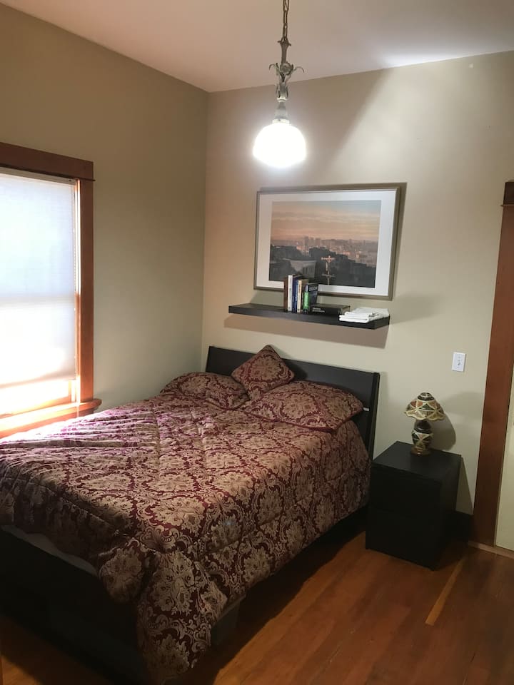 Lanka Dang Tois - Hood River, OR