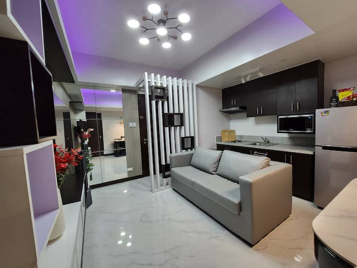 5 Star 2br Luxury Suite Makati Near Mrt - Makati