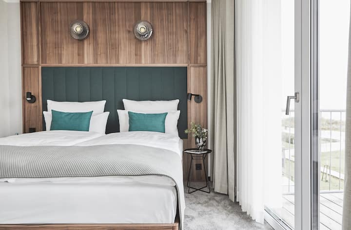 Beach Hotel-ocean Suite Mit Direktem Meerblick - Rostock