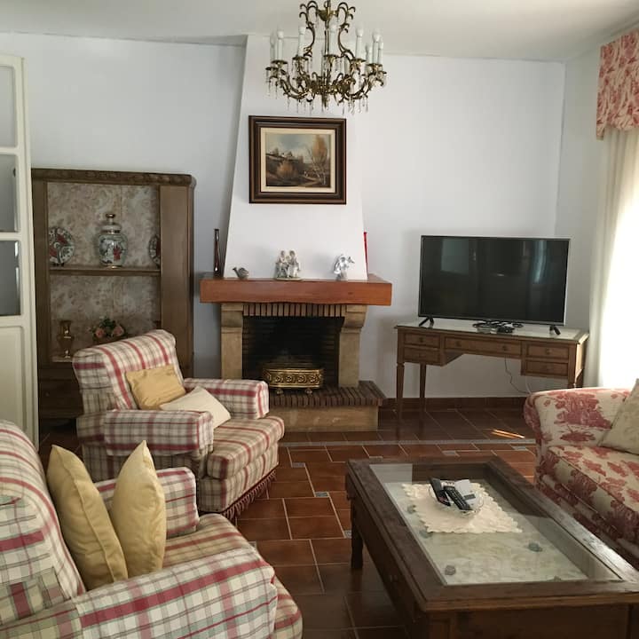 Casa Maria C. En Pleno Corazón De La Mancha. - Herencia