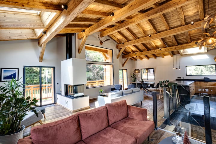 Beautiful, Newly Renovated, Chic Modern Chalet - レ・ズッシュ