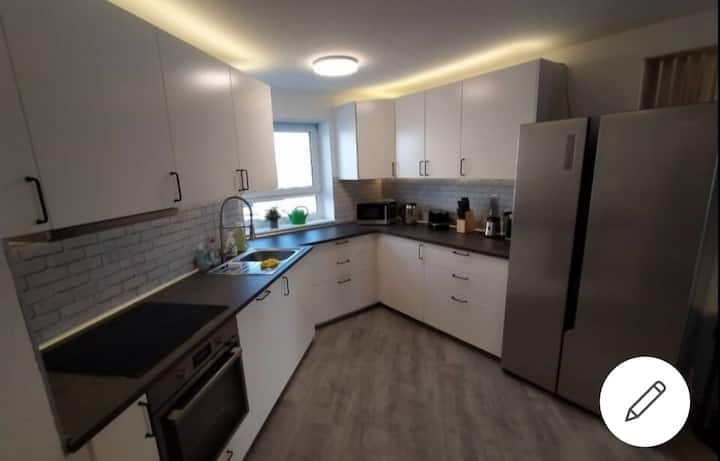 Uninah & Zentral - Einzelzimmer Deluxe In Uninähe - Ulm