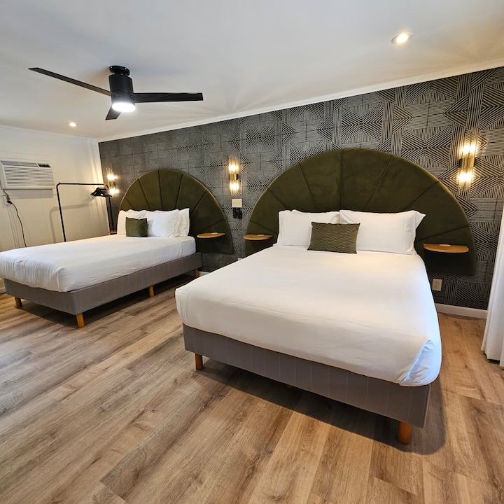 Renovated Double Queen Stay - Hendersonville, NC