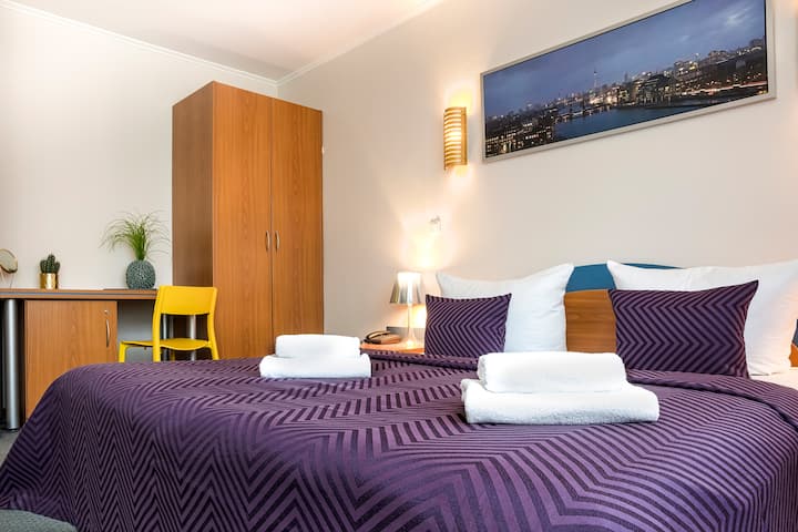 Vierbettzimmer Im Zentrum Von Berlin - Berlín