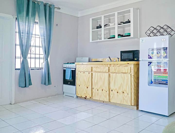 Comfortable Minimalist Suite - Nassau