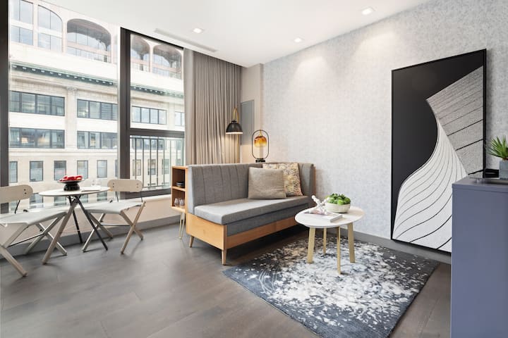 The Vibe On 5th Xvi • Vibe 8765 - Manhattan, NY