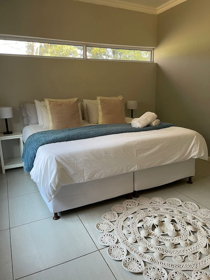 Modern Queen Size Bedroom With Kitchenette - Midrand