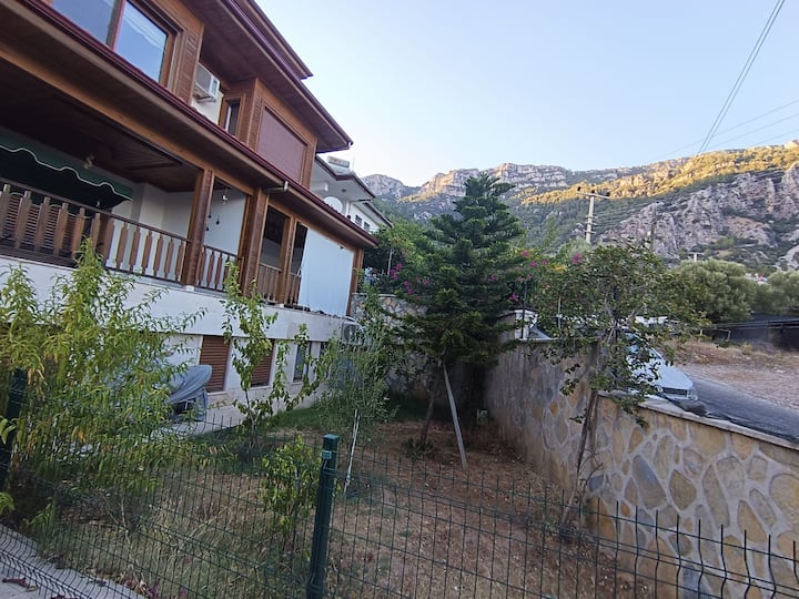 Akyaka Merkez 5 Kişilik 1+1 Ev - Akyaka