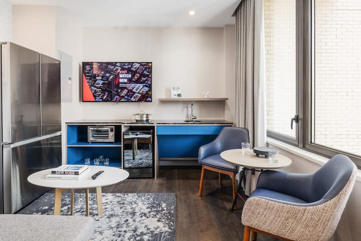 The Vibe On 5th X • Vibe 8759 - New York, NY