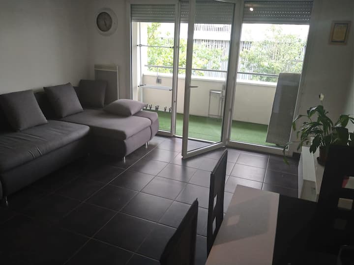 Entire Unit Hosted By Aleksandre - Lormont