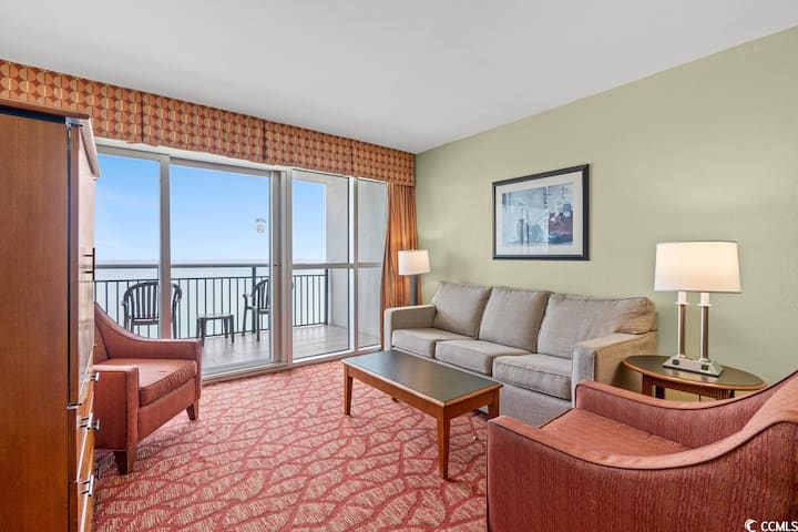 Penthouse Oasis: 2br Oceanfront Retreat - Myrtle Beach