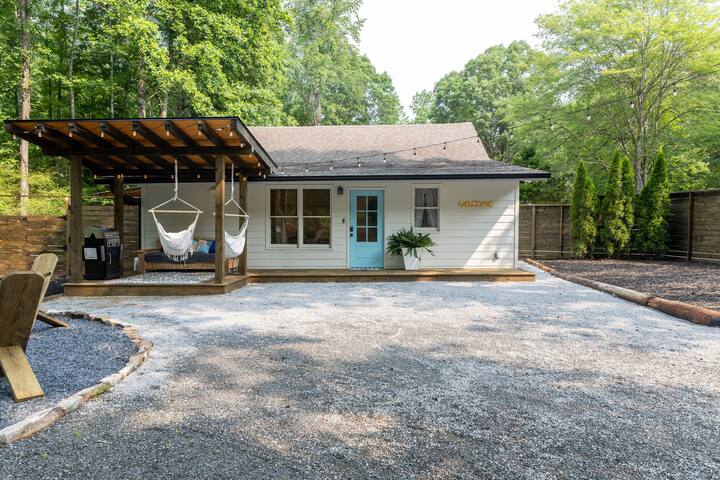 Tranquility Pond Cottage | Relax, Fish & Unwind - Chateau Elan Winery & Resort, Braselton