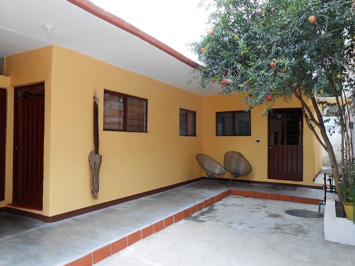 Centrally Located House With Patio And Parking - Oaxaca