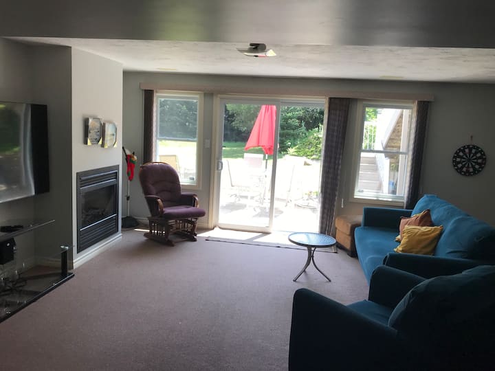 Spacious House (Walkout Basment) Near Park & Trail - Moncton
