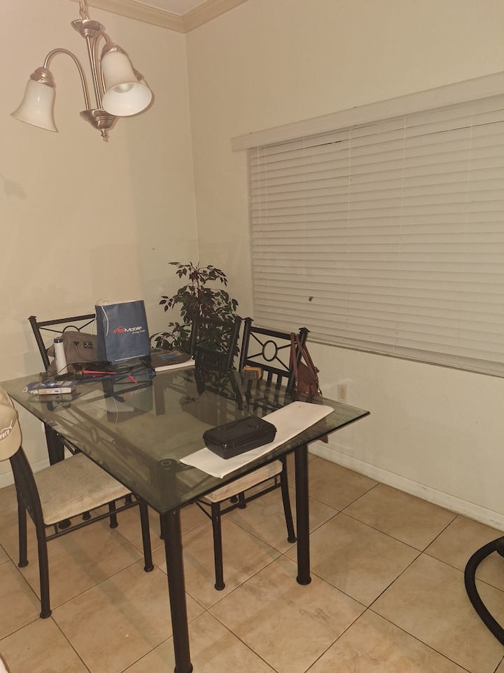 Cozy Room In A 3 Bedroom House - Cayman Islands