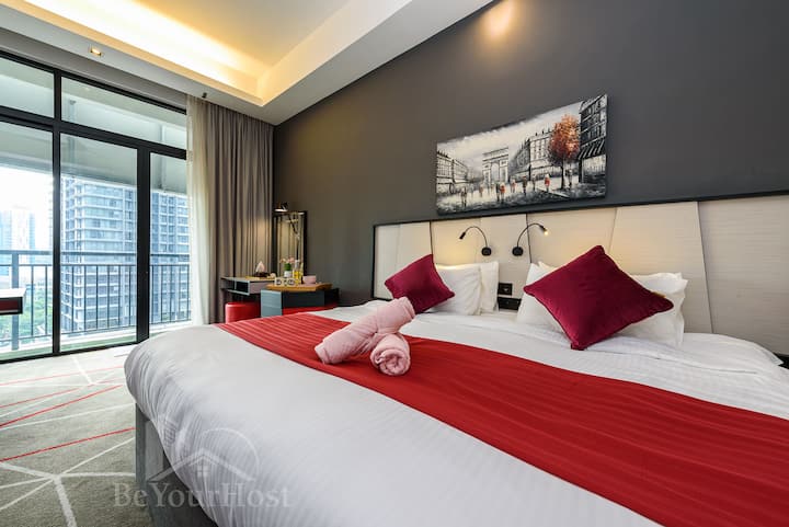 Cozy Studio Near Klcc Balcony 6minlrt Wifi Netflix - Kuala Lumpur