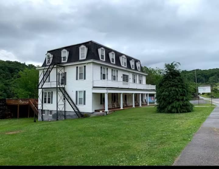 Riverside Refuge At The Washington Inn - Galax, VA