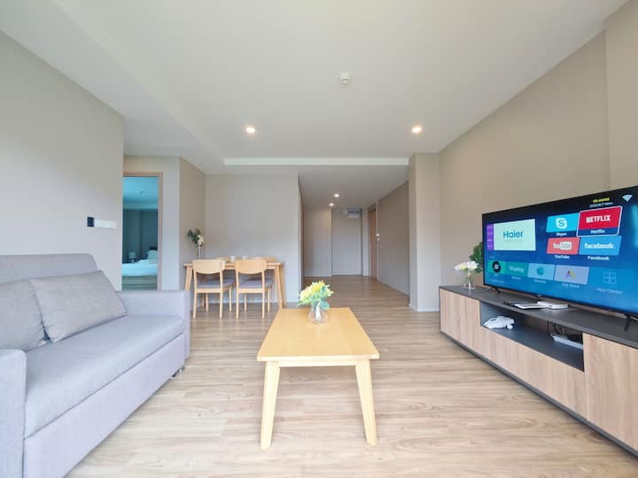 Sale! 2br-4 Ppl!surasak Bts/pool/wifi /Silom - Bangkok