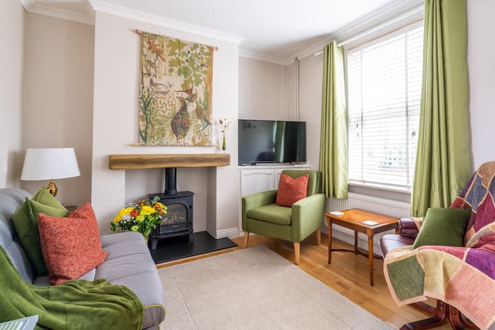Bath Road Retreat | 2 Bedrooms | Garden - Winchcombe