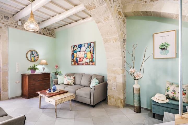 Butterfly, A Historical Villa With Pool & Hot Tub! - Greece